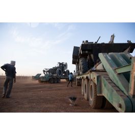 ImagesDéfense - Transport d'un système d'ouverture d'itinéraire miné ...