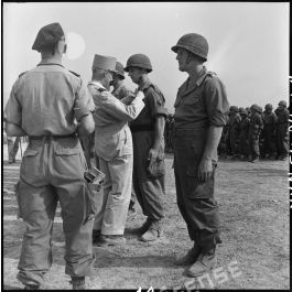ImagesDéfense - Le général Navarre, commandant en chef en Indochine ...