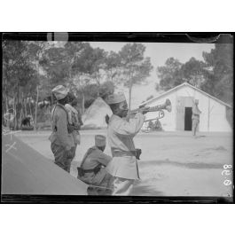 ImagesDéfense - Saint Raphaël. Camp Sénégalais. Le poste de garde ...