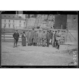ImagesDéfense - Reims. La mission américaine devant la cathédrale ...