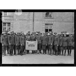ImagesDéfense - Muizon. Marne. Remise de décoration. Mr Piatt Andrew et ...