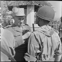 ImagesDéfense - Le général Navarre, commandant en chef en Indochine ...