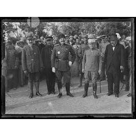 ImagesDéfense - Salonique. Remise de la Croix de guerre à Essad Pacha ...