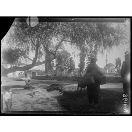 ImagesDéfense - Verria. Un coin de la ville ancienne. [légende d'origine]