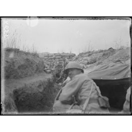 ImagesDéfense - Boucle de la Cerna. Veille de l'attaque en 1ere ligne ...