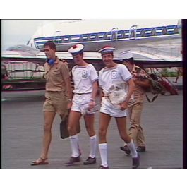 ImagesDéfense - Prises de vues de l'aérogare et survol de l'atoll de ...