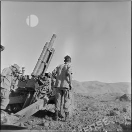 ImagesDéfense - Séance de tir avec un canon de 105 HM2. [Description en ...