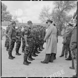 ImagesDéfense - Visite du général anglais Colin Mitchell au commando ...