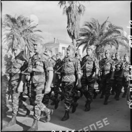 ImagesDéfense - Défilé du commando Cobra . [Description en cours]