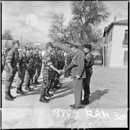 ImagesDéfense - Visite du général anglais Colin Mitchell au commando ...