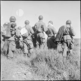 ImagesDéfense - Le colonel Marcel Bigeard et le commando Georges dans ...