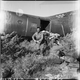 ImagesDéfense - Le colonel Marcel Bigeard et le commando Georges dans ...