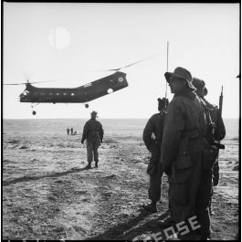 ImagesDéfense - Le colonel Marcel Bigeard et le commando Georges dans ...
