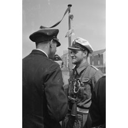 ImagesDéfense - A Saint-Nazaire, au retour du sous-marin U-552, le ...