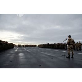 ImagesDéfense - Le colonel Bruno Bert dirige un briefing auprès des ...