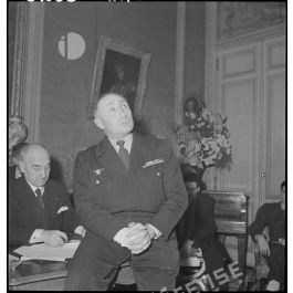 ImagesDéfense - Conférence de presse par le général Valin au cercle ...