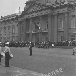 ImagesDéfense - Défilé à pied devant l'Ecole militaire. Passage du ...