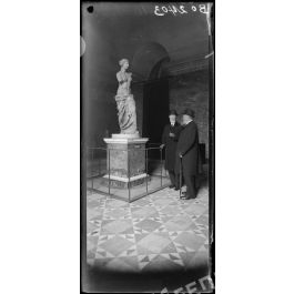 ImagesDéfense - Paris. Réouverture du musée du Louvre. Monsieur Raoul ...