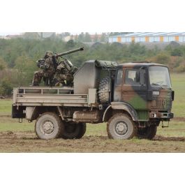 ImagesDéfense - Mise en oeuvre d'un missile SATCP Mistral depuis un TRM ...