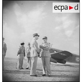 ImagesDéfense - Le général de corps d'armée Henry Martin s'entretient ...