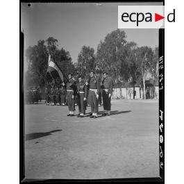 ImagesDéfense - Garde au drapeau du 45e régiment de transmissions (RTrs).