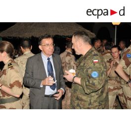 ImagesDéfense - Le général polonais Pacek et M. Rausch, ambassadeur d ...