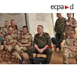 ImagesDéfense - Présentation de la situation du camp de Goz Beida au ...