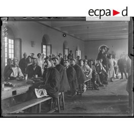 ImagesDéfense - Saint-Didier. Hôpital Sainte-Garde. Réfectoire ...