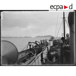 ImagesDéfense - A bord de l'Algérie. La pointe Sybota vue du nord ...