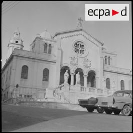 ImagesDéfense - [Façade principale de la cathédrale Saint-Louis à Oran.]