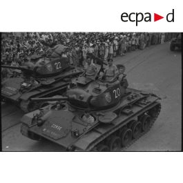 ImagesDéfense - Défilé des chars M24 Chaffee le 14 juillet 1951 à Hanoï.