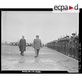 ImagesDéfense - Prise d'armes au camp de l'Alma en présence du général ...