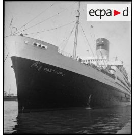 ImagesDéfense - Embarquement au port d'Alger à destination de l'Indochine du 22e RTA (régiment ...