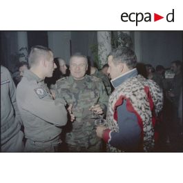 ImagesDéfense - Le général Tannous lors d'une réception, Beyrouth.