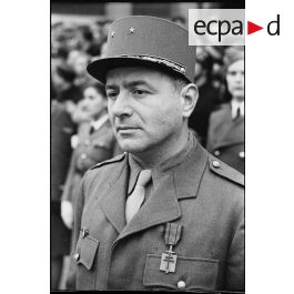 ImagesDéfense - Le général Pierre Billotte assiste au défilé des ...