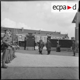 ImagesDéfense - Le général Gort accueille le général d'armée Gamelin.