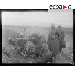 ImagesDéfense - (Petorak). Mitrailleuses en action. 20 octobre 1916 ...