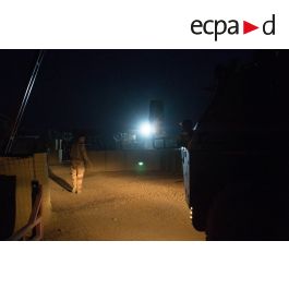 ImagesDéfense - Retour de patrouille nocturne sur la PFDR (plateforme ...