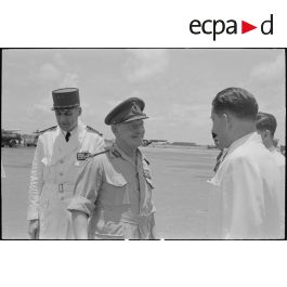 ImagesDéfense - Le général Gracey, le général Cogny, et des ...