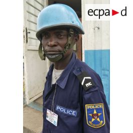 ImagesDéfense - Portrait d'un policier de la PNC (police nationale ...