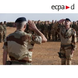 ImagesDéfense - Le colonel Bruno Bert, chef de corps du 92e régiment d ...