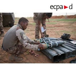 ImagesDéfense - Un artilleur du 93e régiment d'artillerie de montagne ...