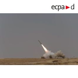 ImagesDéfense - Tir d'un projectile par un lance-roquette HIMARS M142 ...