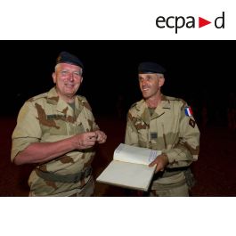 ImagesDéfense - Le colonel Bruno Bert, chef de corps du 92e régiment d ...