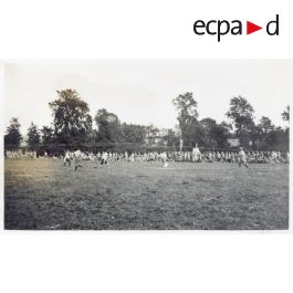 ImagesDéfense - [La Comté, 14 juillet 1915. Les équipes de l'armée ...