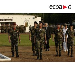 ImagesDéfense - Prise d'armes sur la place d'armes du 43e BIMa ...