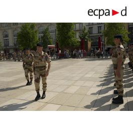 ImagesDéfense - Le colonel Claude Minjoulat-Rey, chef d'état-major de ...