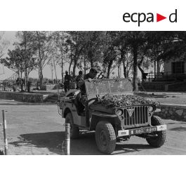 ImagesDéfense - Le colonel Erulin, commandant le 2e régiment étranger ...