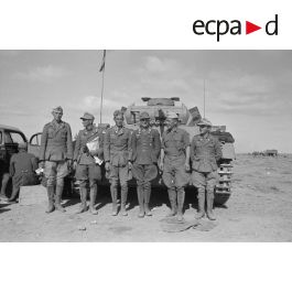 ImagesDéfense - Des officiers et des soldats du Panzer-Regiment 8, au ...