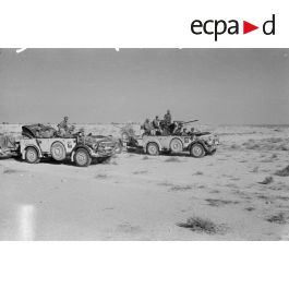 ImagesDéfense - Voitures Kfz-18 équipées d'un canon de 2 cm FlaK-30 du ...